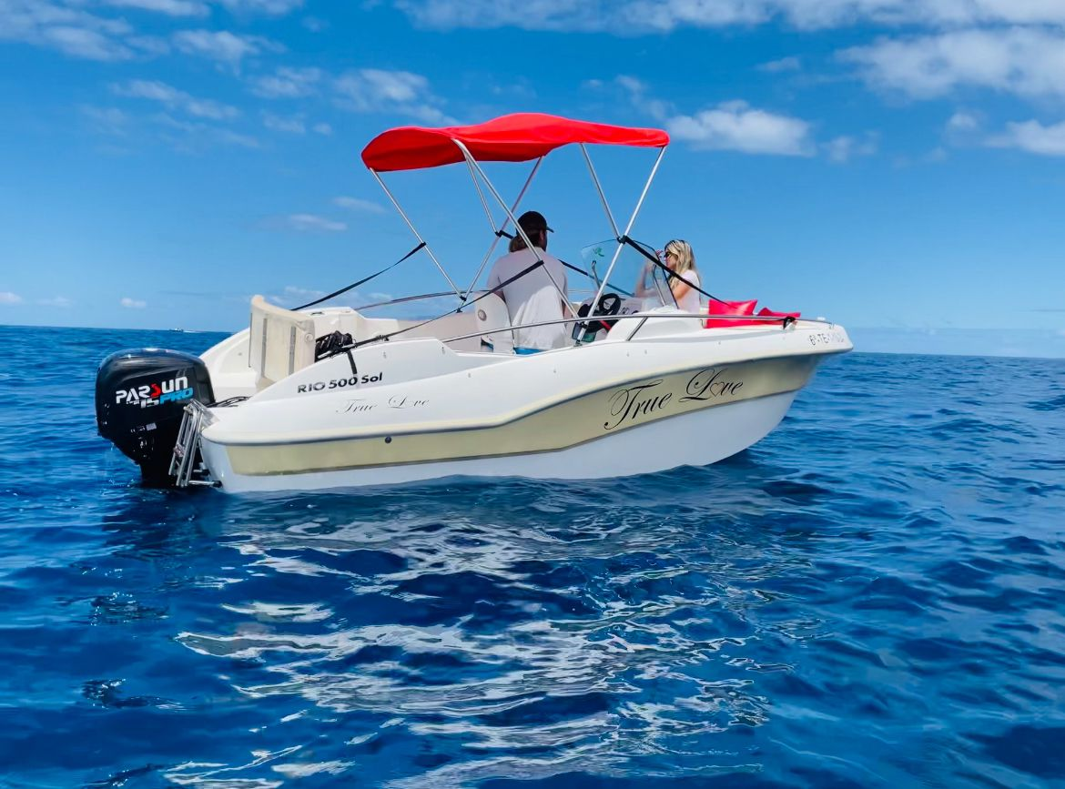 Self drive boats – LAURAS TRIPS AND TOURS SHOP